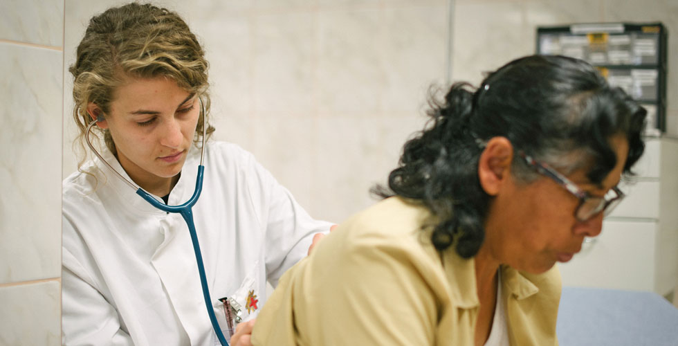 Ruth Brand eine Botschafterin von Diospi Suyana in England - Diospi Suyana