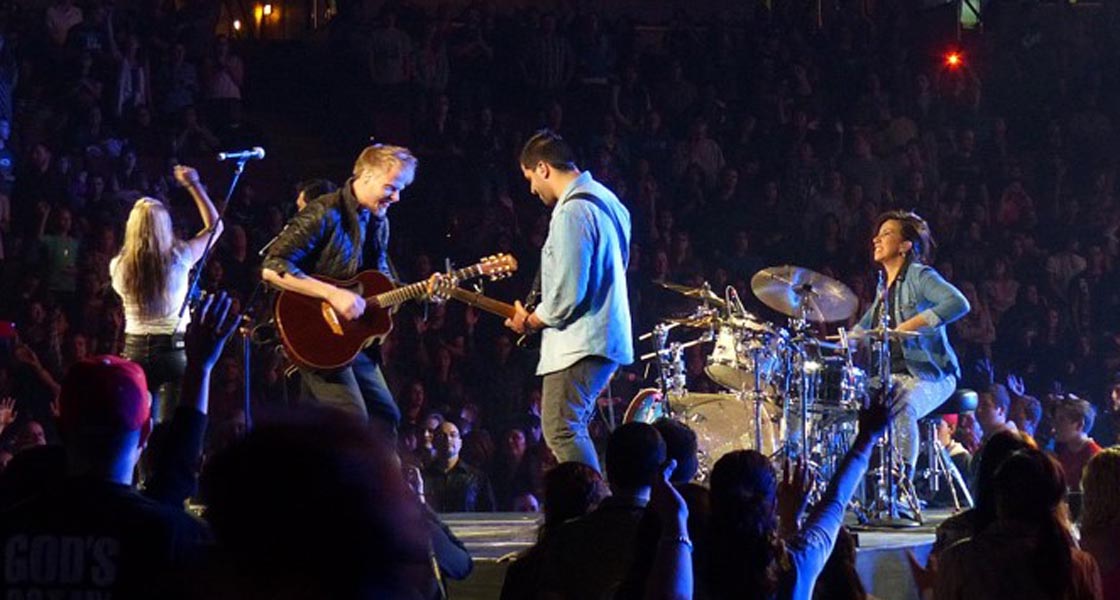 Wow - Generación 12 beim Jugendfestival dabei - Diospi Suyana